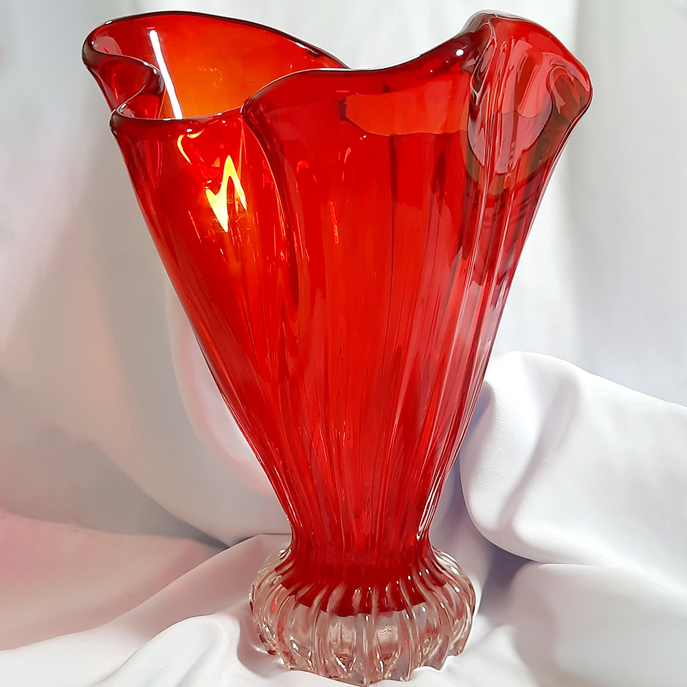 Red Hankerchief Style Vase
